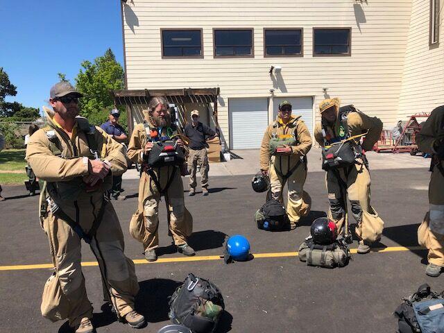 FAQ: Smokejumpers, largely unknown, but a critical resource - Smoke Jumper